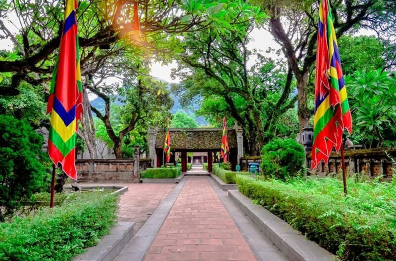 Explore The Famous Places in Hanoi In Half Day - Key Points