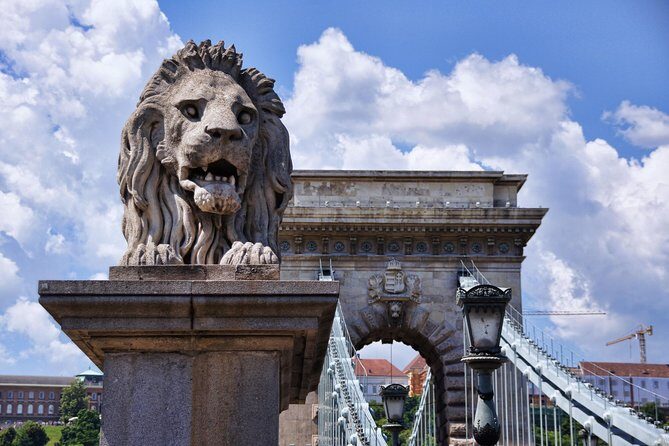 Explore the Instaworthy Spots of Budapest with a Local - The Experience: What to Expect and How it All Comes Together