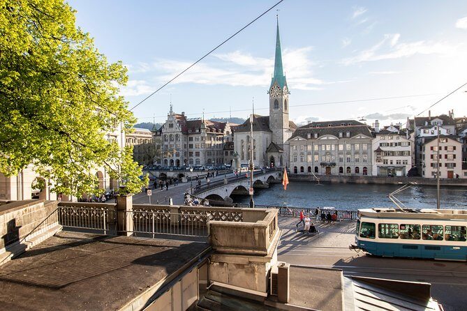 Explore the Instaworthy Spots of Zurich with a Local - The Itinerary Breakdown: What to Expect