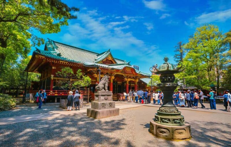 Explore the Old Town of Tokyo: Guided Walking Tour on Foot - Shopping and Snacks at Yanaka Ginza