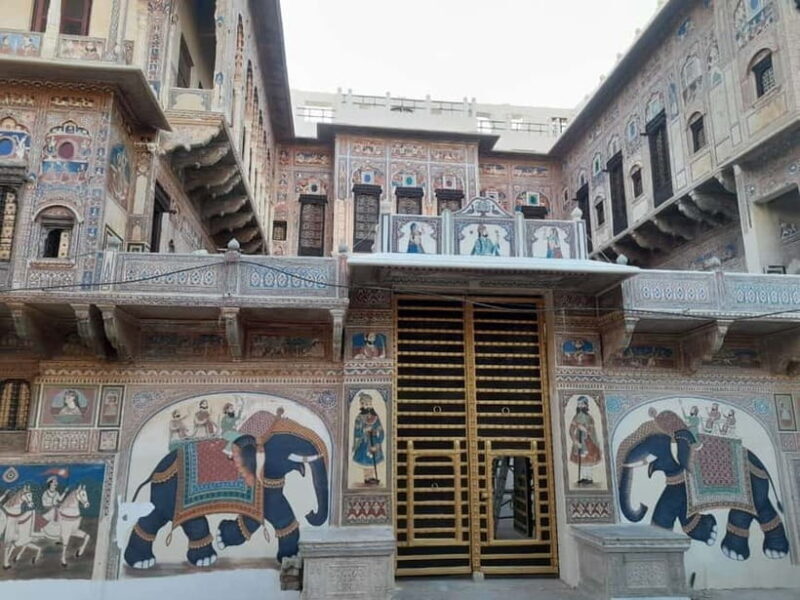 Explore the open art gallery town of Mandawa on a day tour - An Overview of the Tour Experience