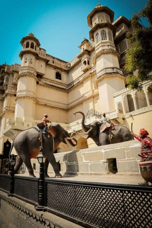 Explore Udaipur in One Day  Private Tour by Car With Guide - Key Points