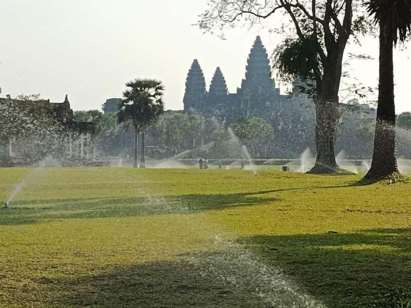 Exploring Angkor Wat: A Tour from Phnom Penh to Siem Reap - Practical Tips for Your Day Trip