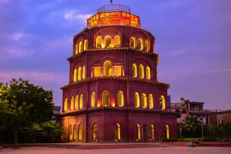 Exploring Lucknow in Nightlights: Guided Tour by Foot - Key Points