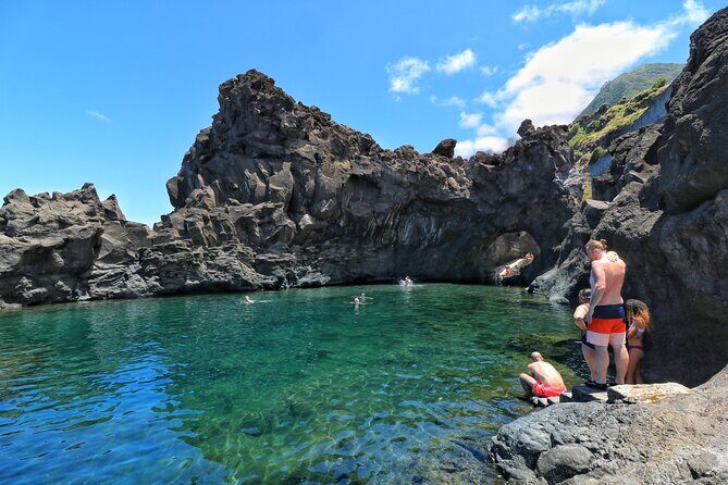 Exploring new Northwest frontiers: Beyond Madeira in 4x4 tour - An Excursion in Madeira’s Northwest: A Detailed Look