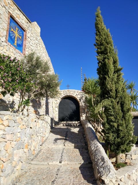 Exploring the Jewels of Santorini: A Comprehensive 5-Hr Tour - The Sum Up