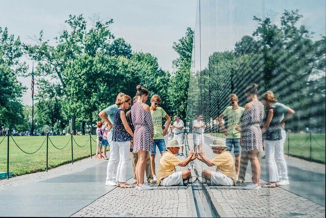 Exploring Washington's Iconic Landmarks - A Detailed Look at the Tour
