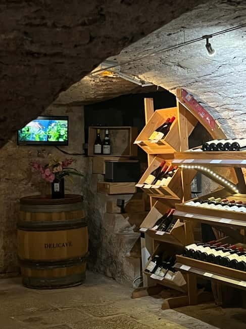 Exposition "Les forêts en souffrance" & Dégustation de vins - FAQs About the Tour