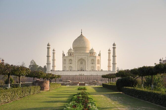 Exterior Nature Walk Surrounding the Taj Mahal - Key Points