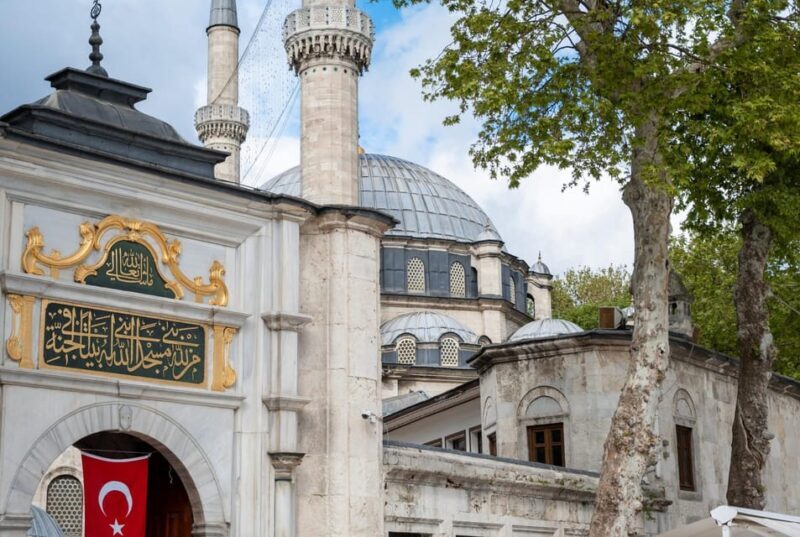 Eyüp Sultan Mosque and Eyüp District Istanbul Walking Tour - Who Will Benefit Most from This Tour?