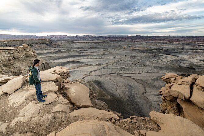 Factory Butte and Moonscape Overlook Guided Tour - Informed Guidance and a Seamless Experience