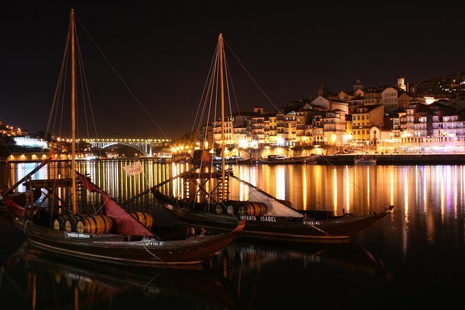 Fado Dinner Show and Night Lights Tour in Porto - Service and Logistics