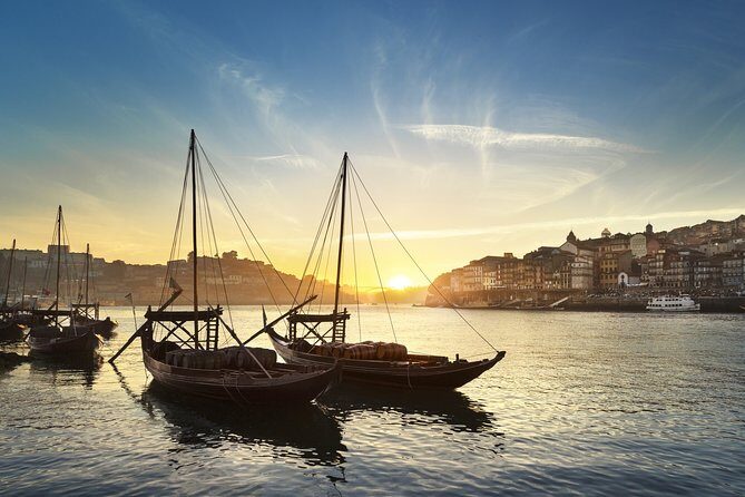 Fado Dinner Show and Night Lights Tour in Porto - Frequently Asked Questions