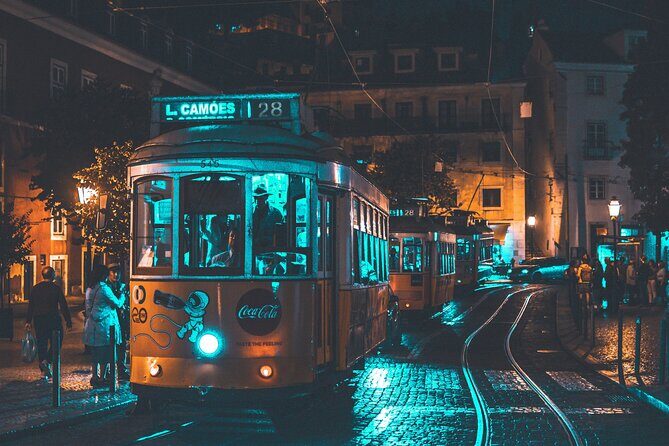 Fado Half Day Guided Tour with Dinner and Live Show in Lisbon - FAQ