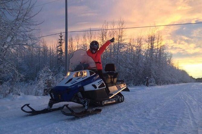 Fairbanks Snowmobile Adventure from North Pole - Guides and Safety