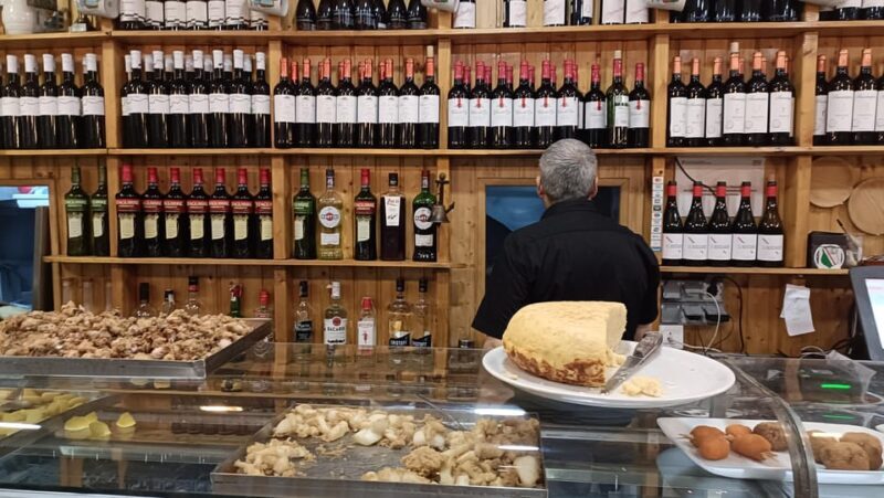 Familly friendly: tailored tapas, giants & Scavenger Hunts! - Discovering Barcelona’s Hidden Gems and Traditions