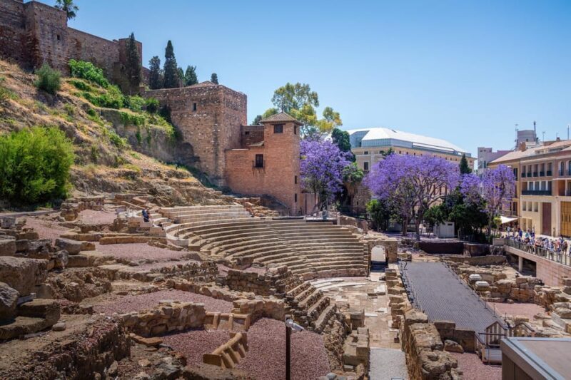 Family Discoveries in Málaga: A Cultural Journey - Exploring Málaga in just two hours