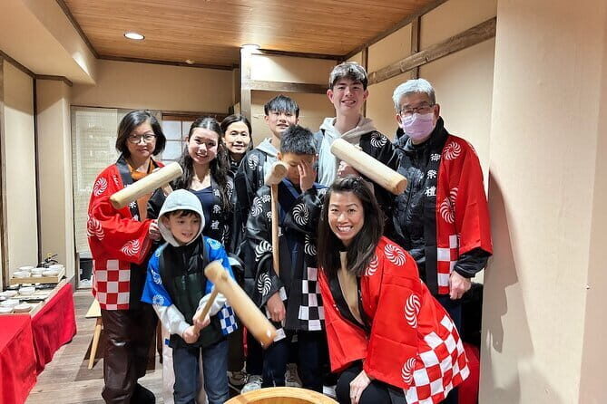 Family FriendlyTraditional Mochi Pounding Experience - Key Points: