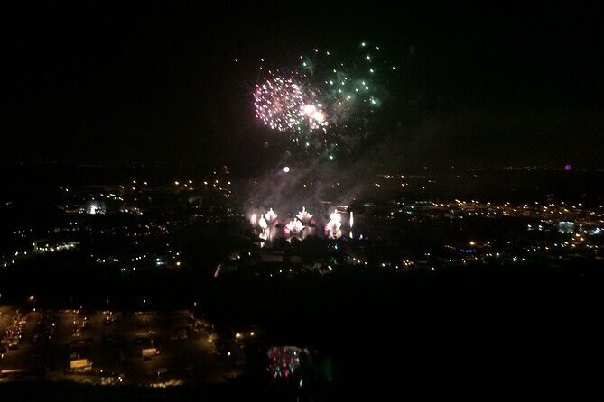 Family pack 77 Miles Helicopter Tour Fireworks & all Theme Parks - Additional Fly-overs of Iconic Spots