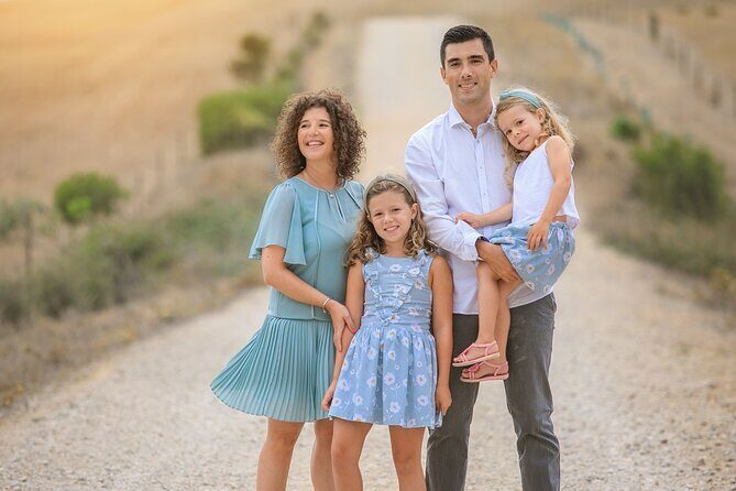 Family photo shoot in Cascais with a professional photographer - The Experience: What You Can Expect