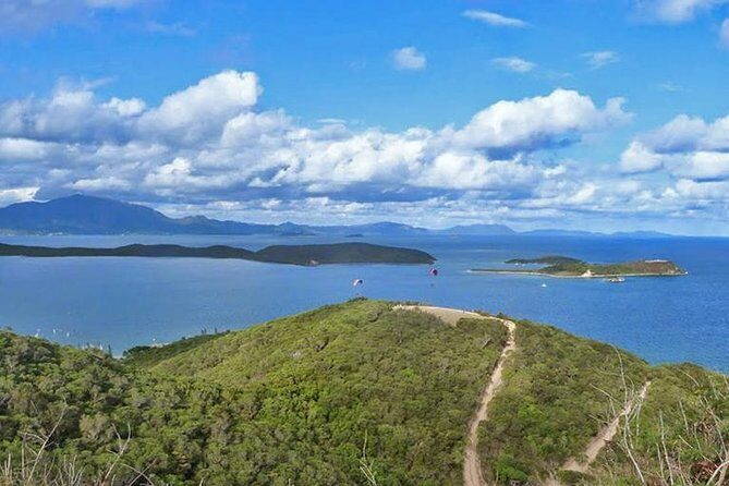 FAMOUS Local Green Train Noumea (01h30) - The Value of the Tour
