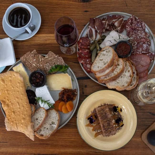 Farmer's Lunch and Arthurs Seat Eagle Cable Car Ride - For 2 - An In-Depth Look at the Experience