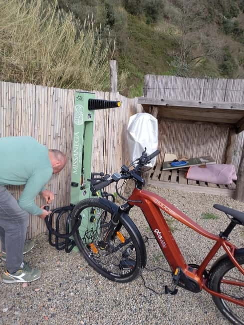 Farmhouse aperitif + electric bike tour in Monterosso al Mare - Key Points