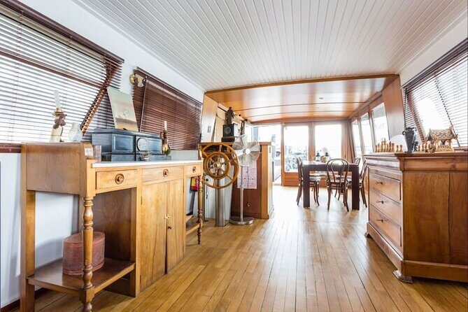 Fashion Design Workshop & Brunch on a Seine River Boat in Paris - The Setting: A Chic Boat on the Seine