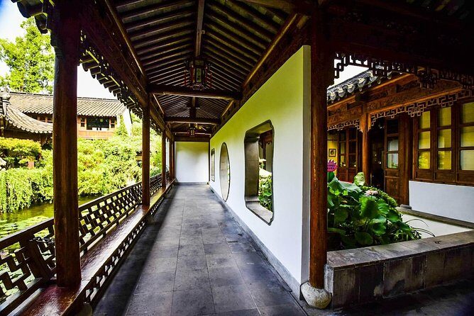 Fast Pass Priority: Hangzhou Essential Day Tour with Authentic Lunch - Authentic Experiences Highlighted by Reviews