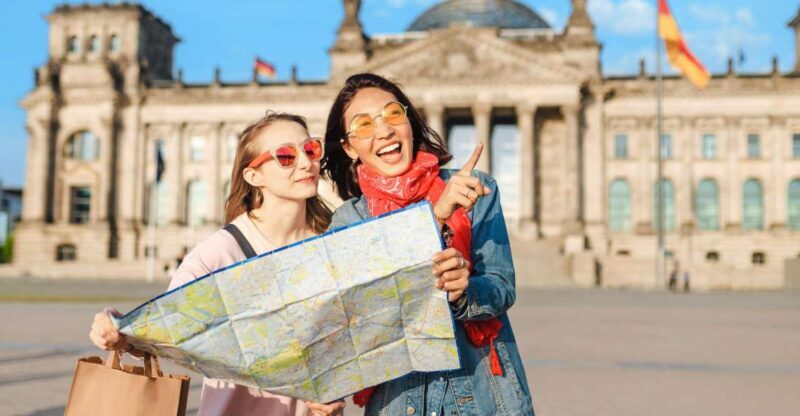 Fast Track Wawel Castle and Old Town Tour with Transfers - The Sum Up