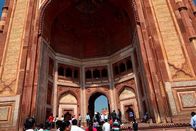 Fatehpur Sikri, Bird Sanctuary, Chand Baori Jaipur Drop from Agra - FAQs