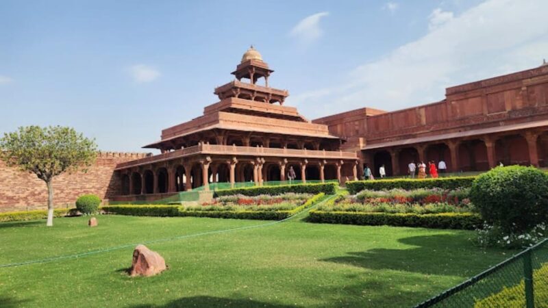 Fatehpur Sikri Private Day Trip with Transfers - Practical Details and Tips