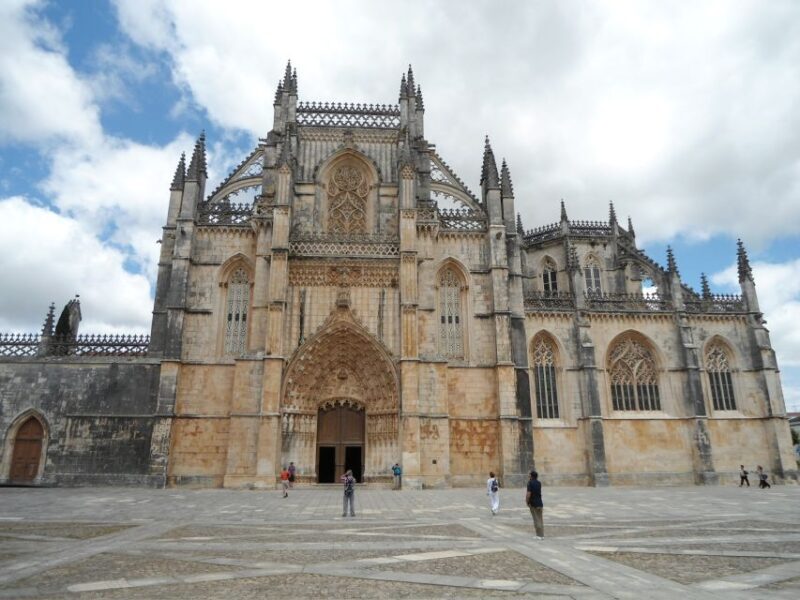 Fátima, Batalha, Alcobaça, Nazaré and Óbidos Private Tour - Introduction