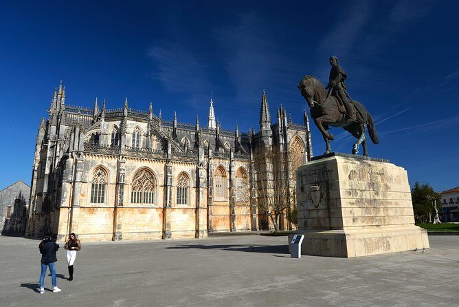 Fátima, Batalha, Nazaré and Óbidos Private Tour - The Sum Up