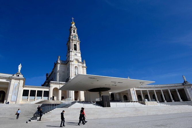 Fátima, Batalha, Nazaré and Óbidos Private Tour - FAQ