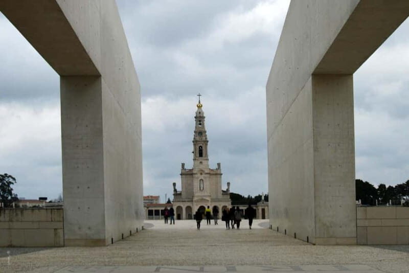 Fátima + Batalha Tour  Culture and History Departing from Porto - Setting the Scene: What a Day in Portugal Looks Like
