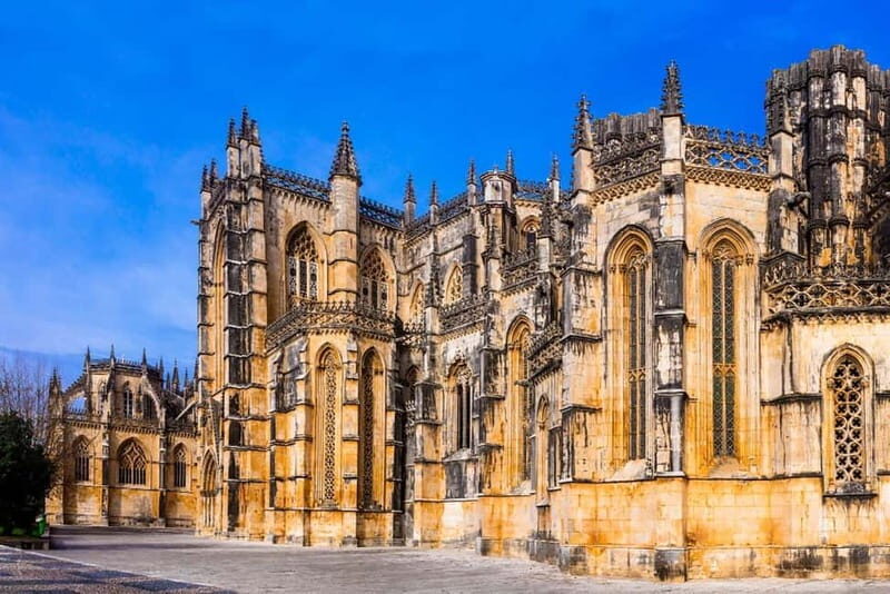 Fátima + Batalha Tour  Culture and History Departing from Porto - Who Should Consider This Tour?