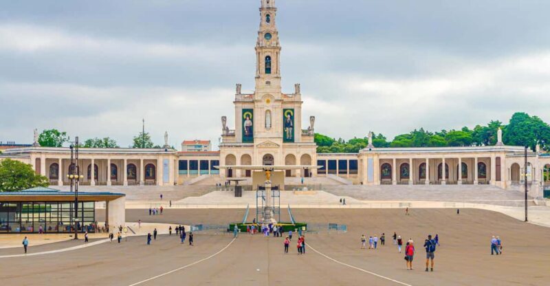 Fátima Holy City Full Day Tour - Key Points