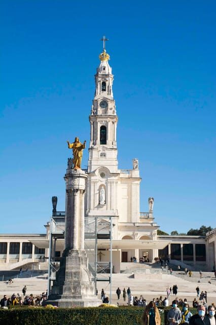 Fátima, Óbidos and Nazaré - Full Day Tour - Discover the Magic of Portugal - Exploring Fátima: A Center of Faith and Devotion