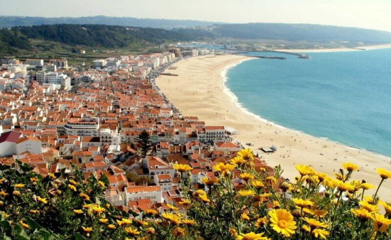Fátima, Óbidos e Nazaré - Small Group - Nazaré: The Surf Town of Legends