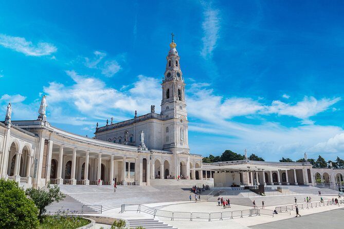 Fátima Private Tour And Batalha Nazaré & Óbidos - Practical Tips for Travelers