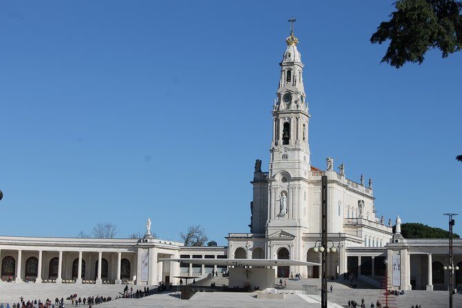 Fátima Private Tour And Batalha Nazaré & Óbidos - FAQs