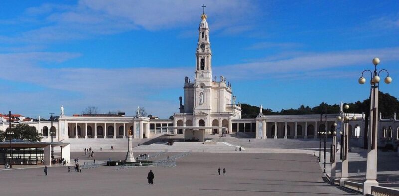 Fatima Sanctuary and Pastorinhos Village Day Trip from Porto - What Makes This Tour Valuable?