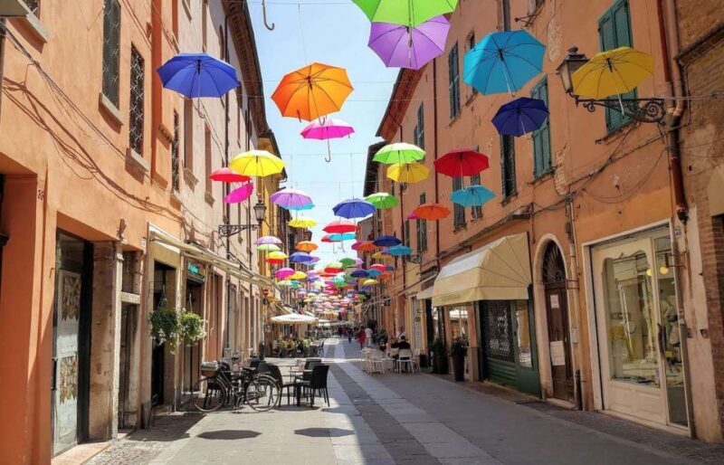 Ferrara: Guided City Highlights Walking Tour - Key Points