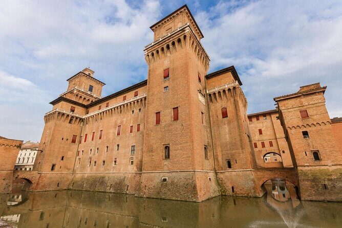 Ferrara Highlights Private Tour by Night - Key Points