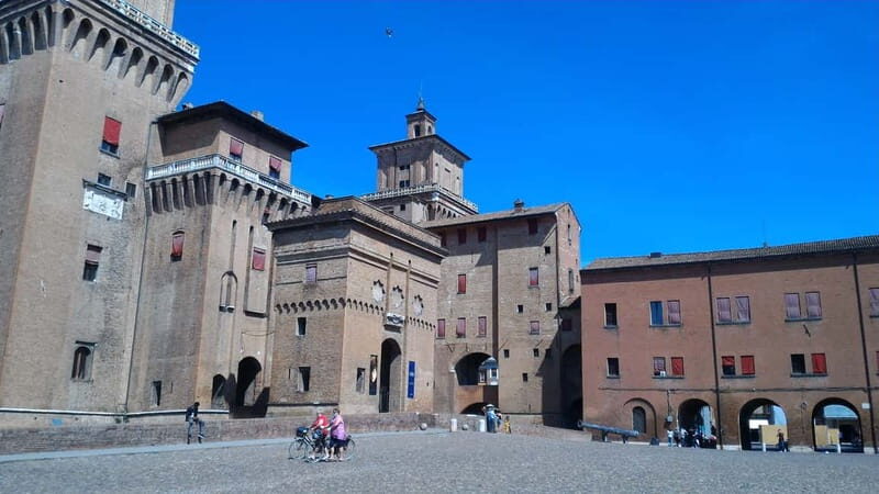 Ferrara: Medieval Ferrara and the Jewish Ghetto Walking Tour - Exploring Architectural Highlights