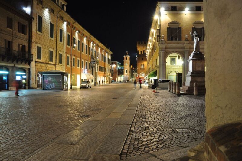 Ferrara: Private Walking Tour with Local Guide - Key Points