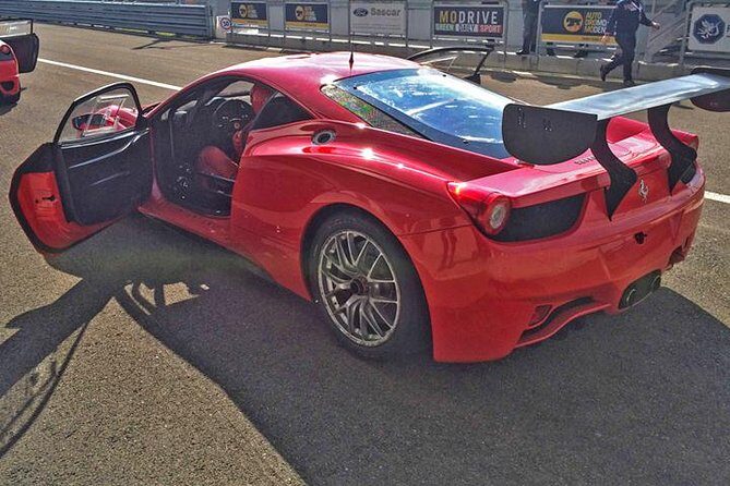Ferrari Driving Experience on a Racetrack - An Introduction to the Ferrari Driving Experience