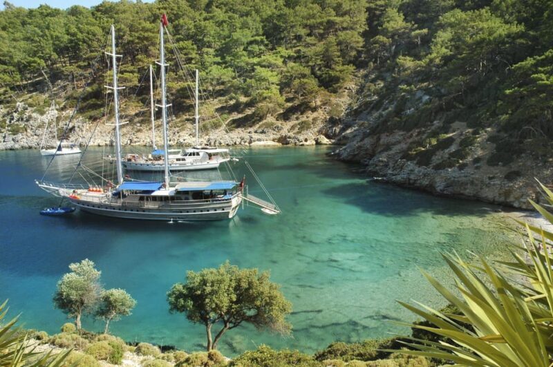 Fethiye: 12 Islands Boat Tour with Lunch and Hotel Pickup - An Authentic Day on the Water: The Full Experience