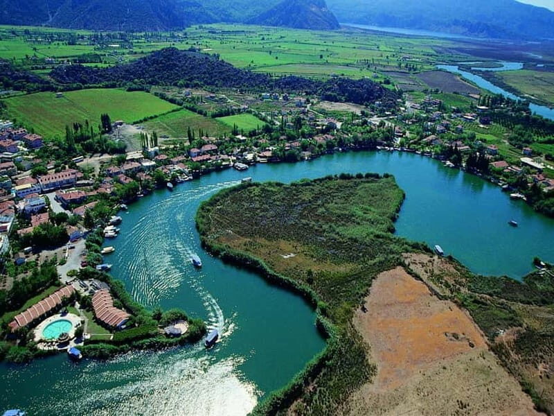Fethiye: Mud Bath and Turtle Beach Full-Day Tour with Lunch - The Role of the Guides